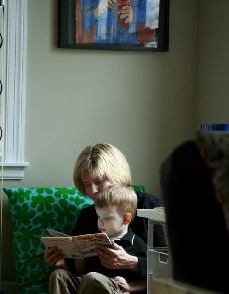 Connecting with Kids Through Books - Fuzzymama